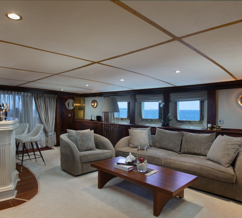 KALIZMA Yacht Charter Details, Ramage & Ferguson | CHARTERWORLD Luxury ...